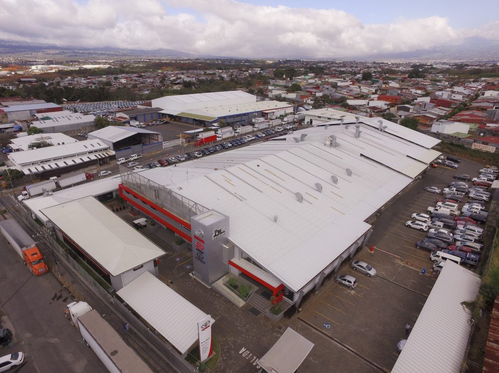 Grupo Purdy Motor instala paneles solares en Ciudad Toyota