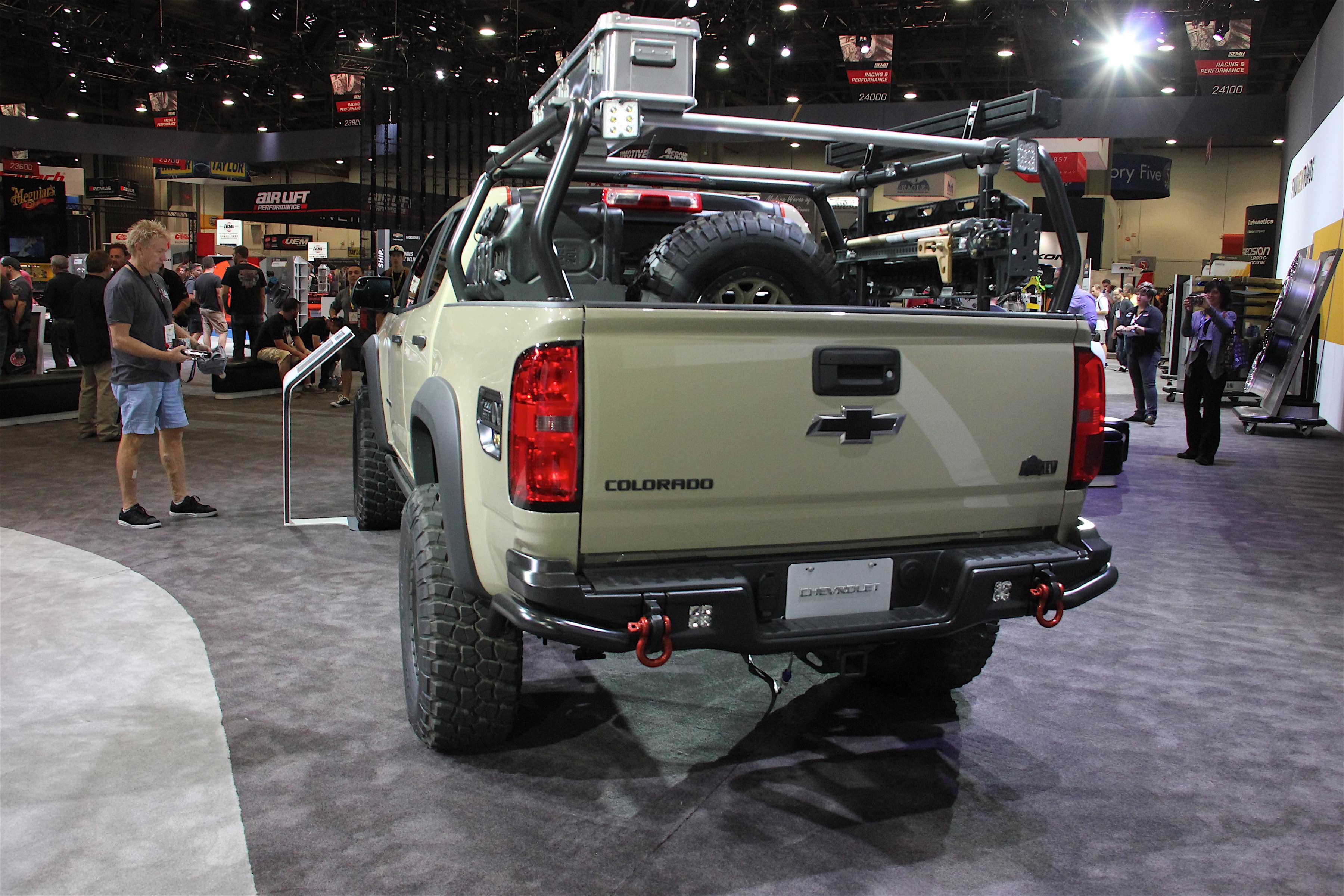 sema-2017-colorado-zr2-aev-concept-changes-the-game-0009 - Puro Motor